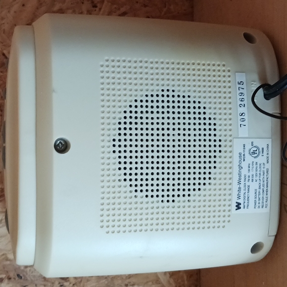 Westinghouse | Other | Vintage White Westinghouse Am Fm Digital Clock ...
